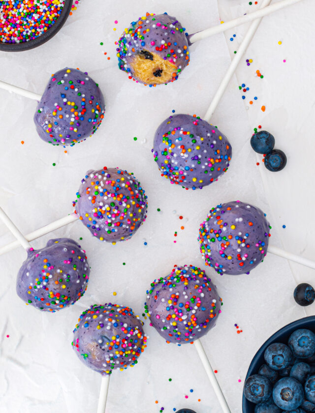 Blueberry Cake Pops - Blueberry.org